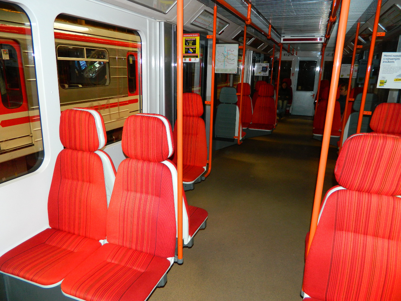 METRO C - Mezi stanicemi Kačerov a Háje nebude v létě jezdit metro ...